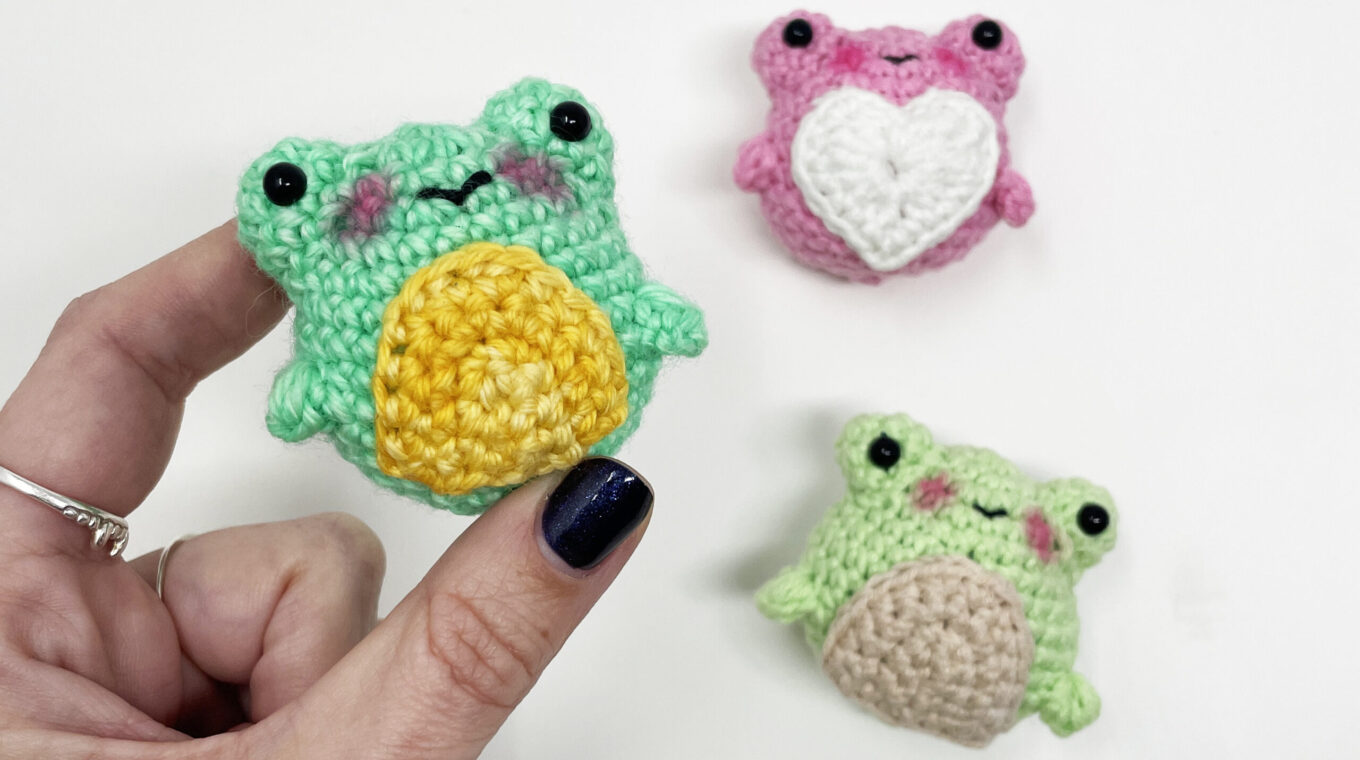 The Knotty Pocket Frog - Free Crochet Pattern - The Knotty Boss